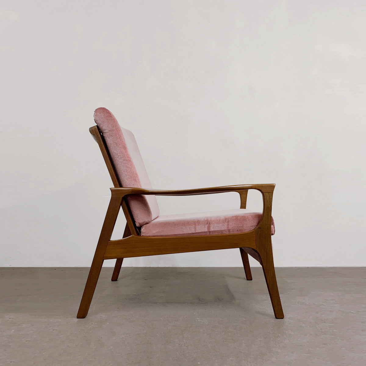 Don Concord Mahogany and Pink Velour Lounge Chair – Source Mid Century